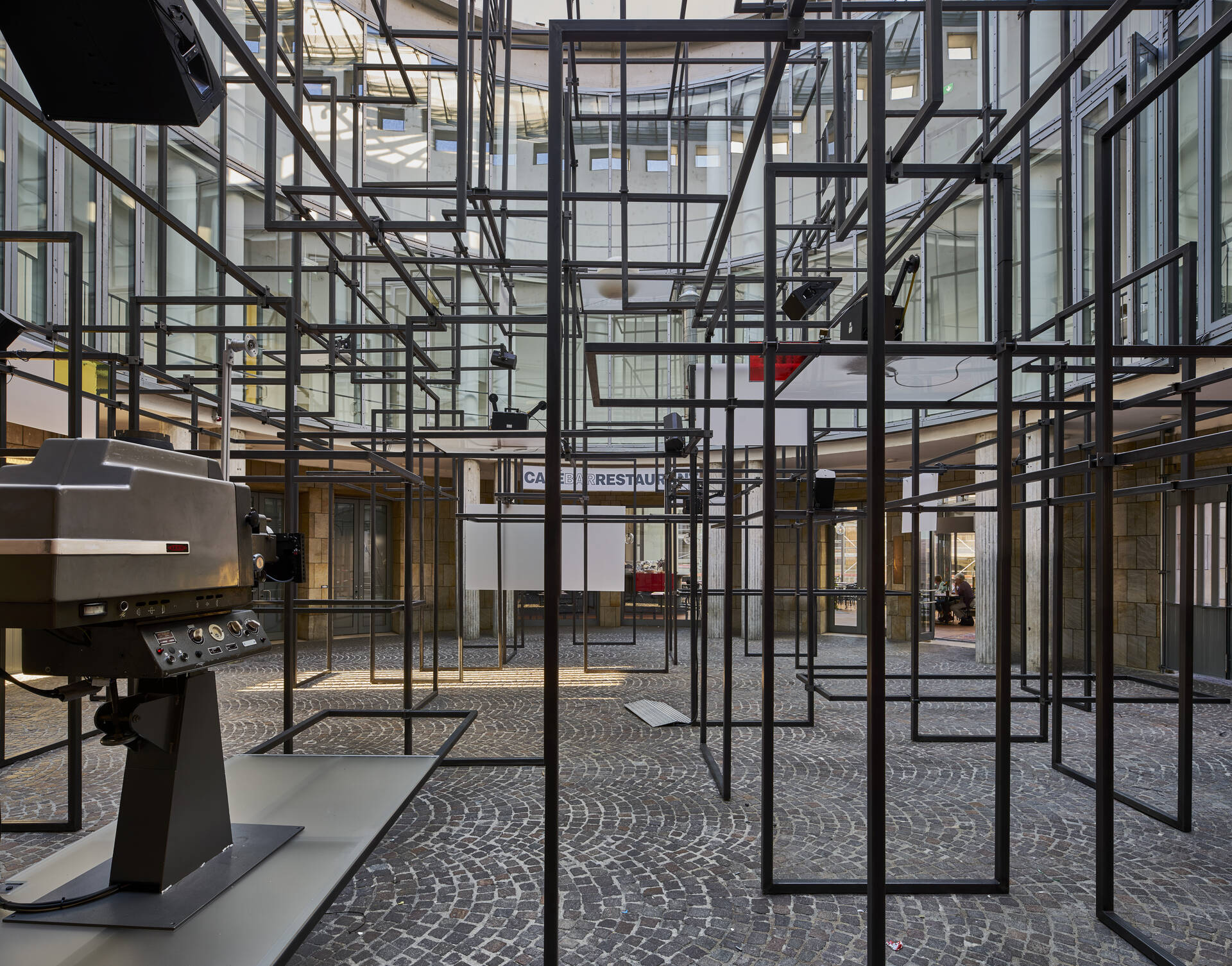 Rosa Barba | SCHIRN KUNSTHALLE FRANKFURT